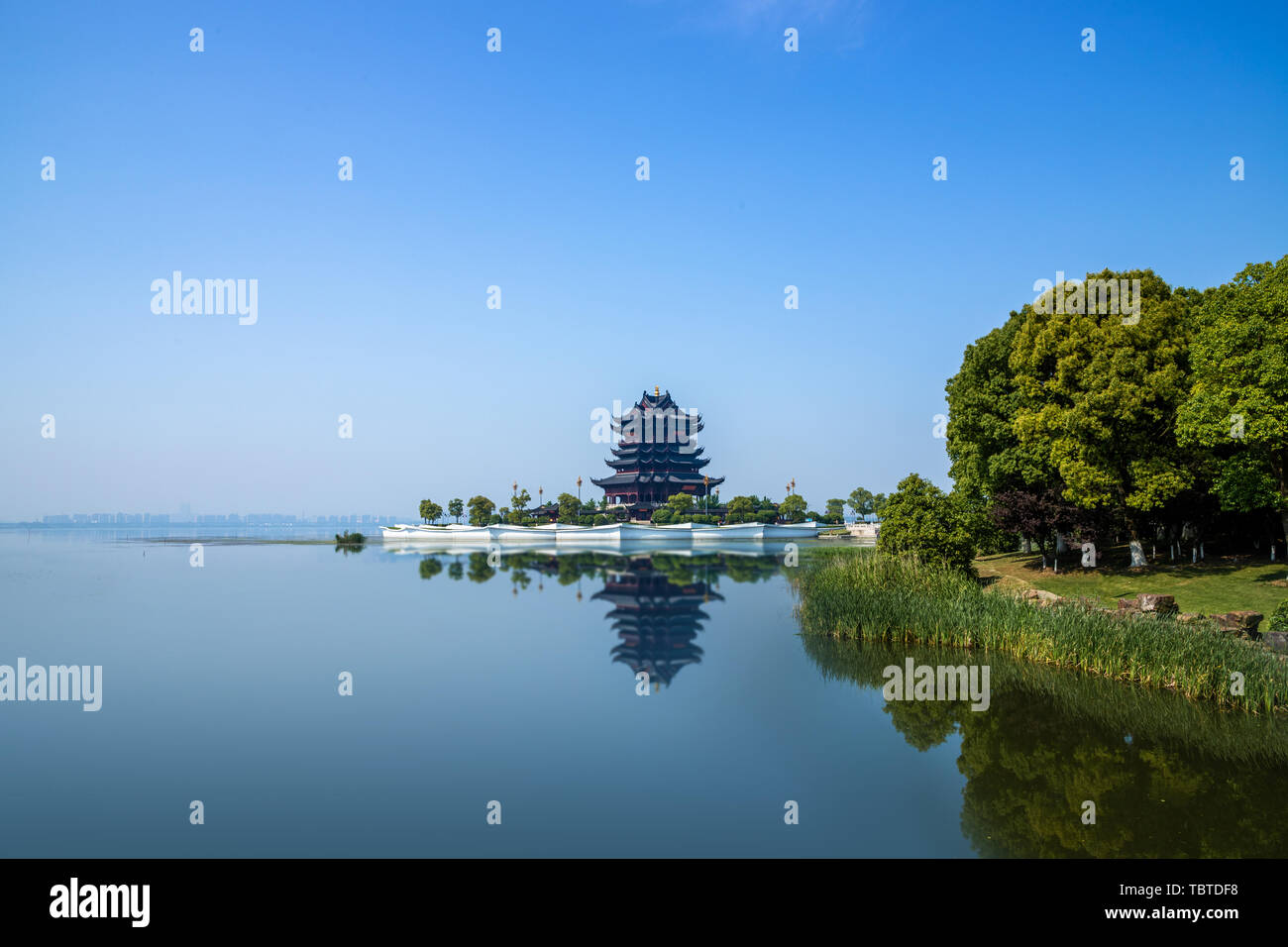 Suzhou Yangcheng Lake Zhongyuan Temple Scenic Area Stock Photo - Alamy