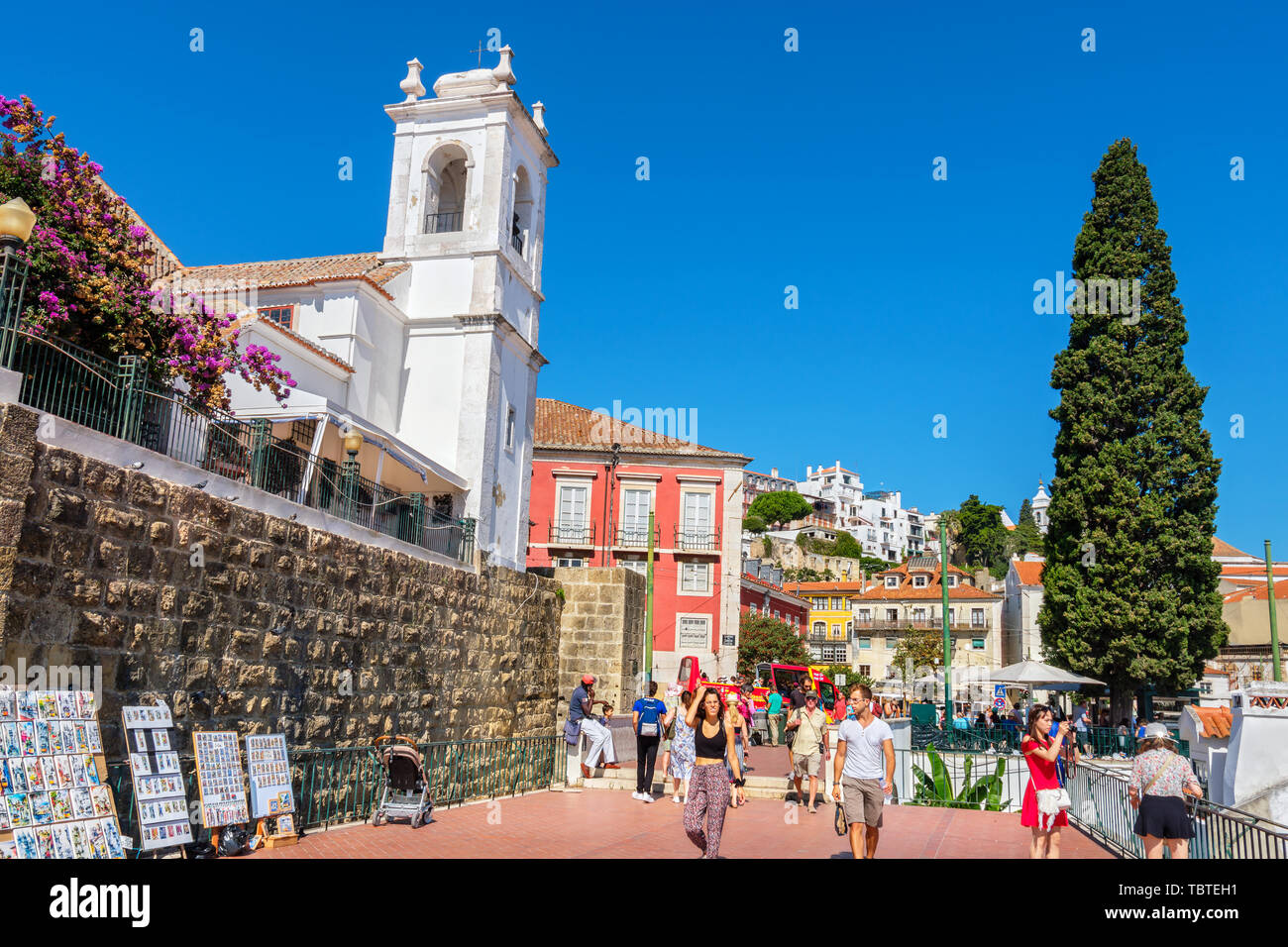 Lisbon portugal square alfama people hi-res stock photography and ...
