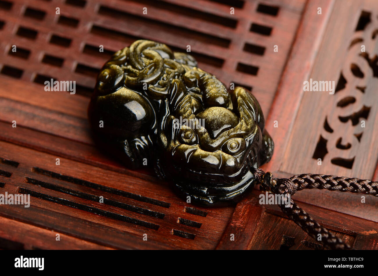 Gold pixiu hi-res stock photography and images - Alamy