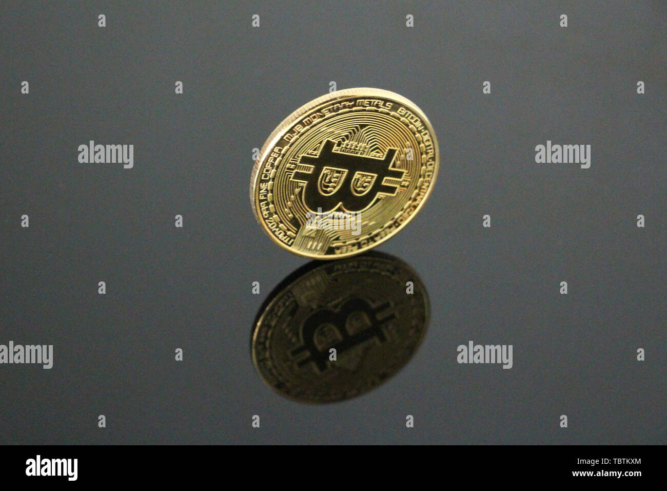 Gold purchases hi-res stock photography and images - Alamy