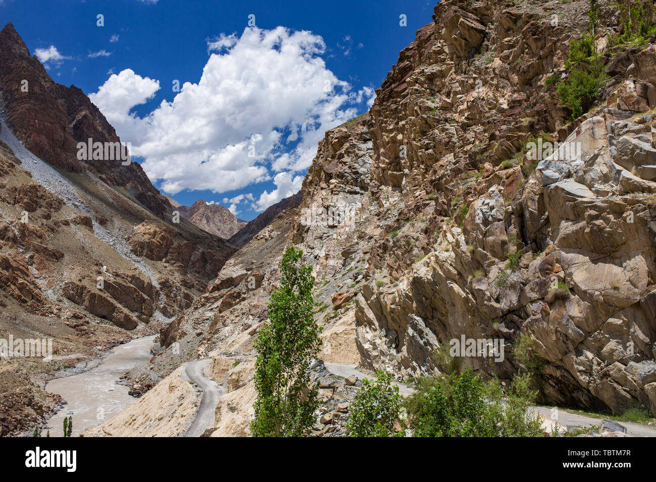 Landscape of the Indus valley in Himalaya mountains in Ladakh Stock ...