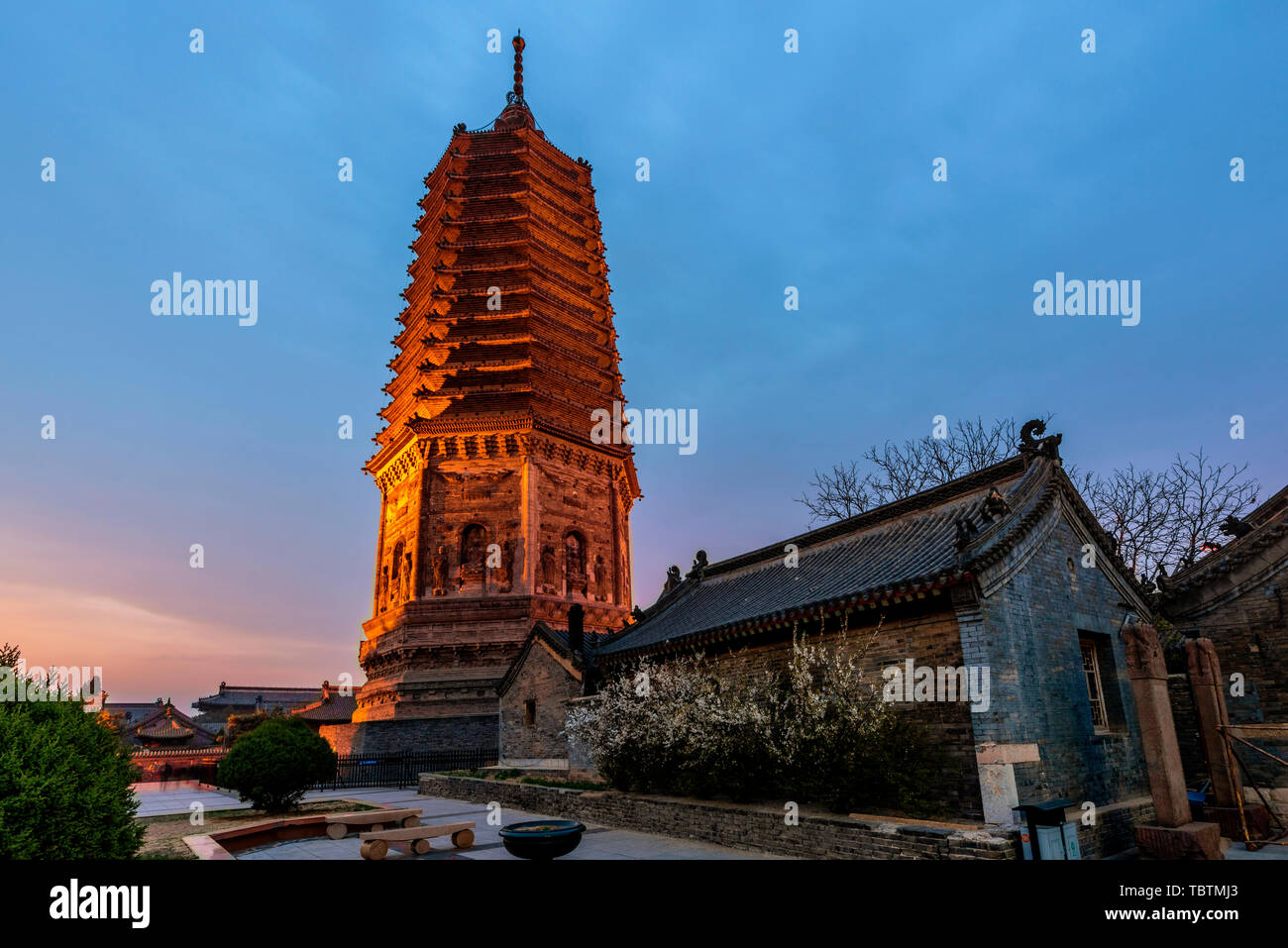 Great liao dynasty hi-res stock photography and images - Alamy