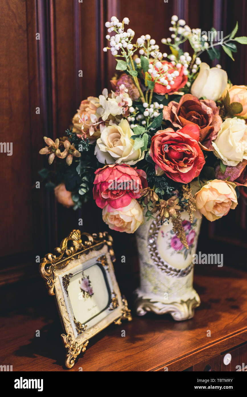 Photo frames interior flowers hi-res stock photography and images - Alamy