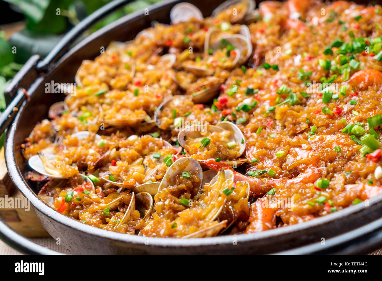 Iron plate kewei shrimp roast flower armor hi-res stock photography and ...