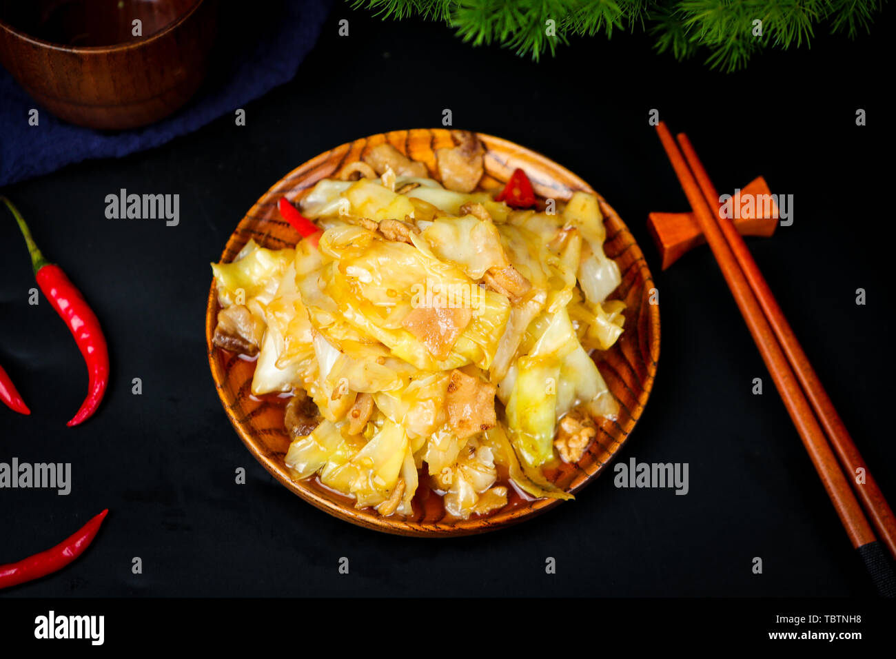 Hand torn cabbage hi-res stock photography and images - Alamy