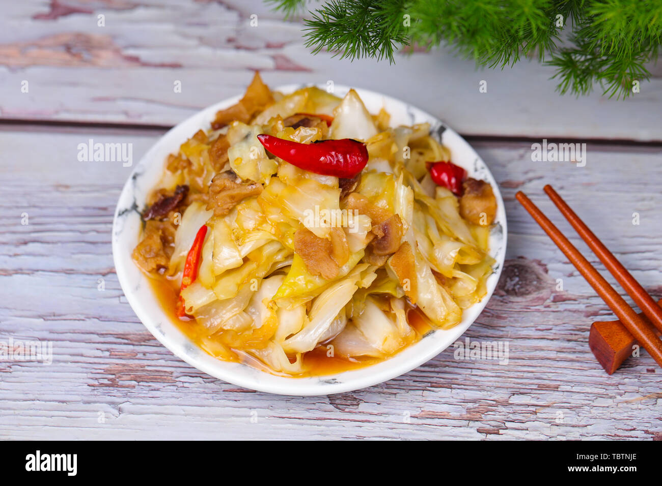 Hand torn cabbage pot hi-res stock photography and images - Alamy