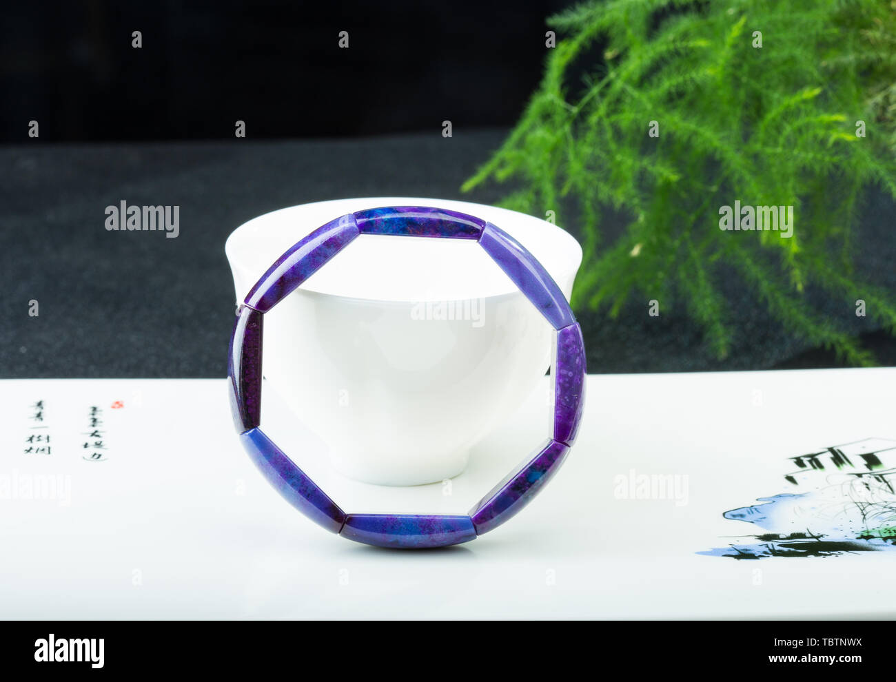 Shu jilai jewellery hi-res stock photography and images - Alamy