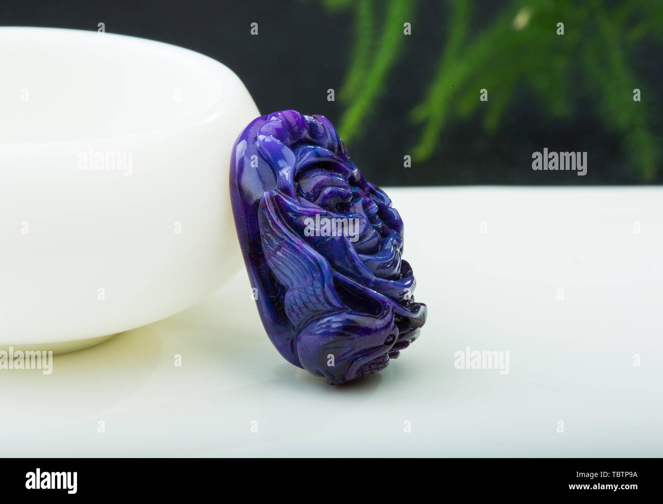 Shu jilai jewellery hi-res stock photography and images - Alamy