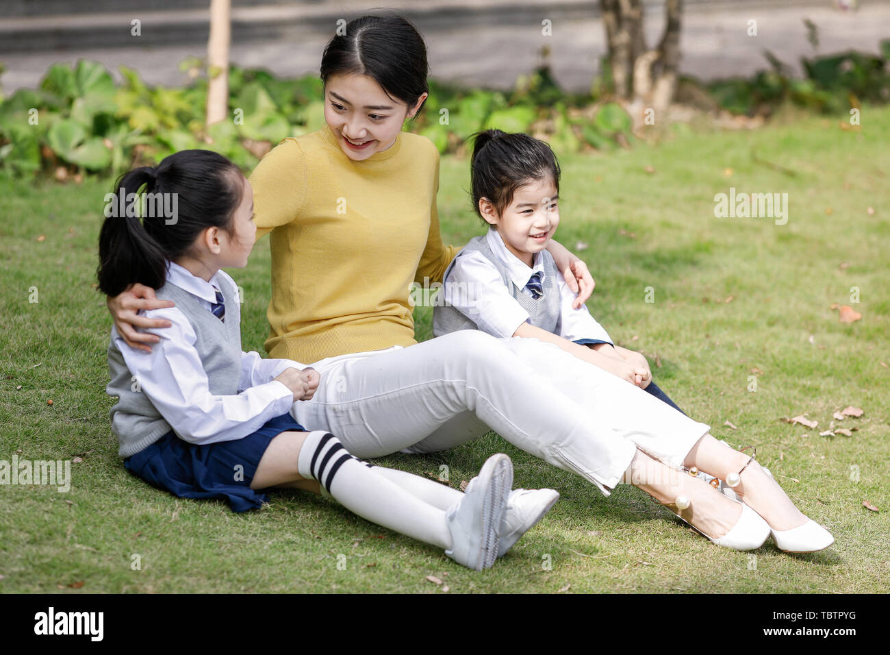 China shanghai young chinese school hi-res stock photography and images ...