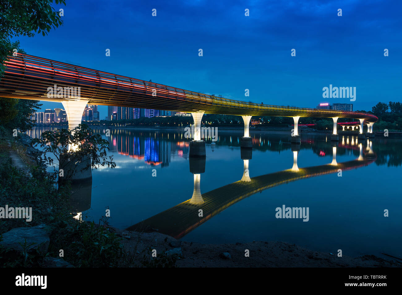 Rainbow Bridge, Jinhua Yanwei Chau Stock Photo - Alamy