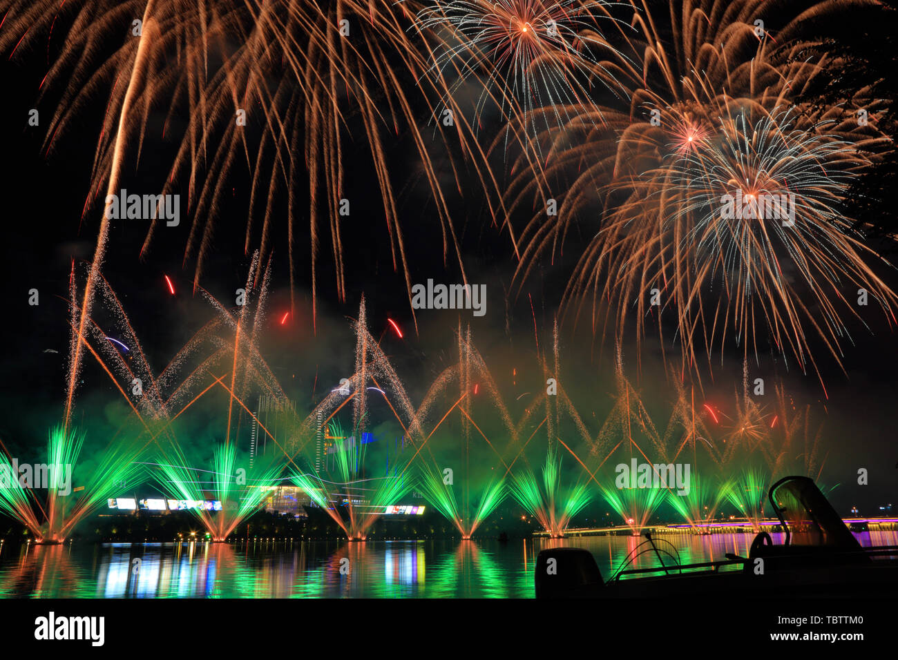 Mid-Autumn Festival Hun River fireworks ---Canon 5DS 24-105 Stock Photo ...