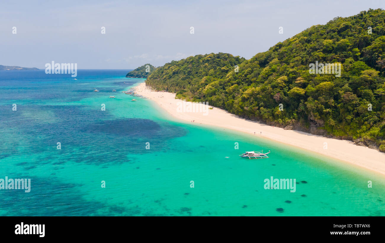 Puka Shell Beach. Wide tropical beach with white sand. Beautiful white ...