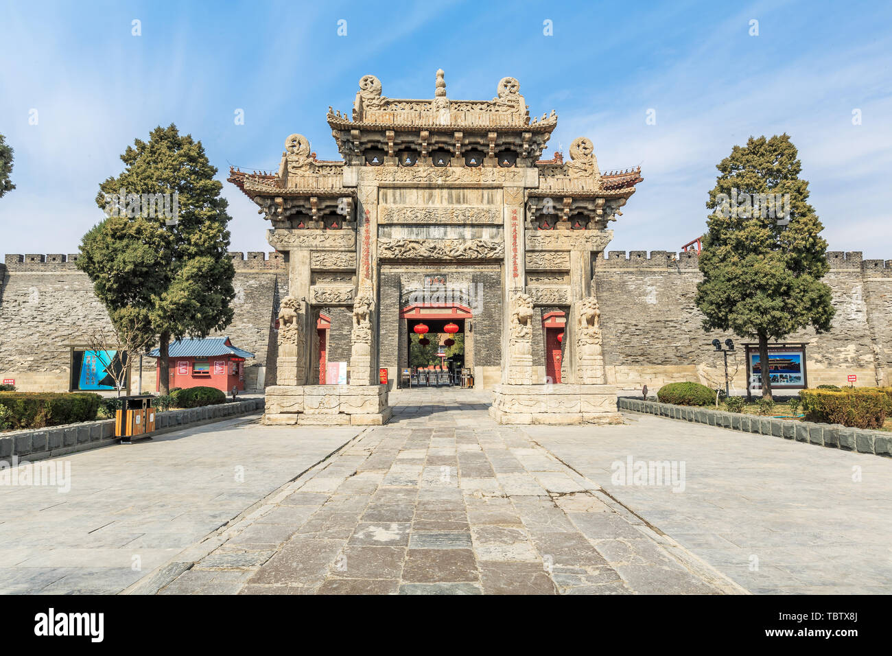 Dai Temple Dai Temple Square, Tai'an, Shandong Province Stock Photo - Alamy