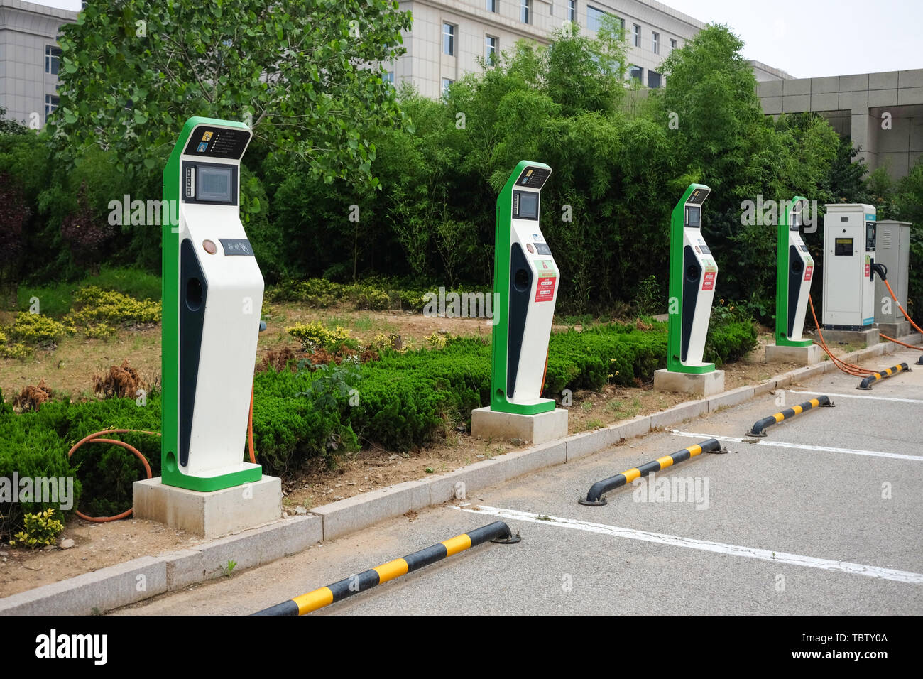 Electric piles hi-res stock photography and images - Alamy