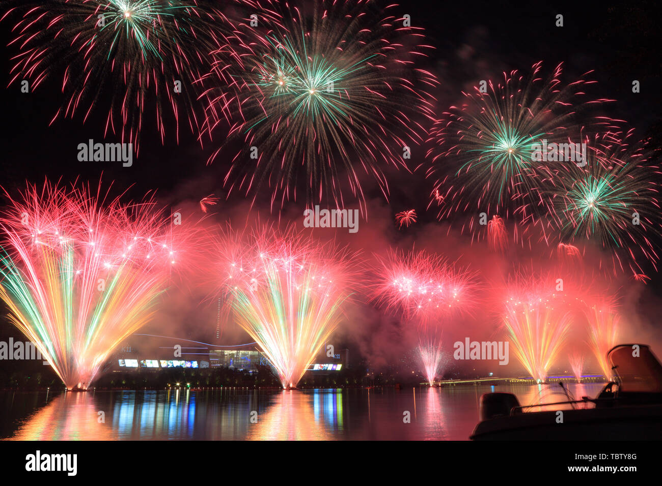 Mid-Autumn Festival Hun River fireworks Canon 5DS 24-105 Stock Photo ...