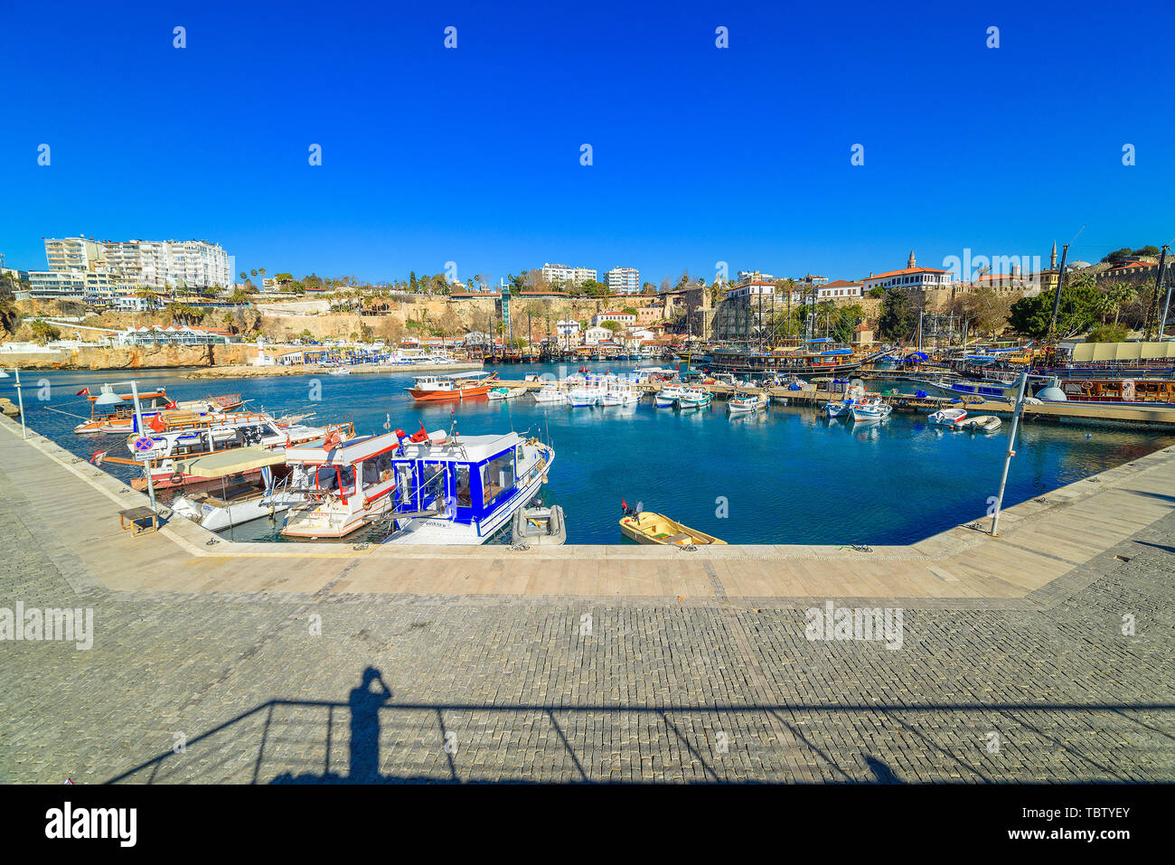 Park landscape and palace milestones hi-res stock photography and ...