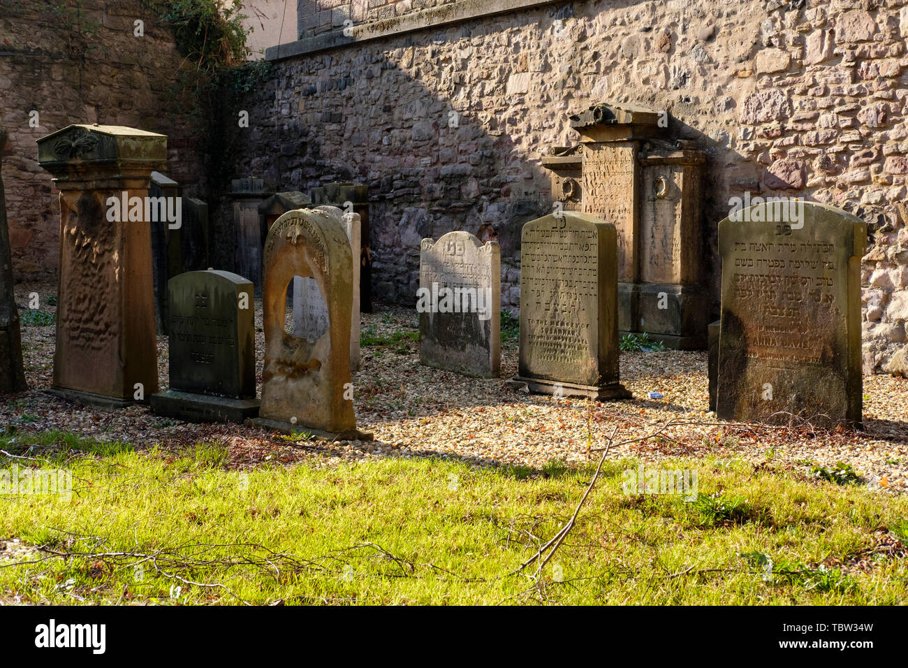 Scottish cemetery graveyard headstones hi-res stock photography and ...