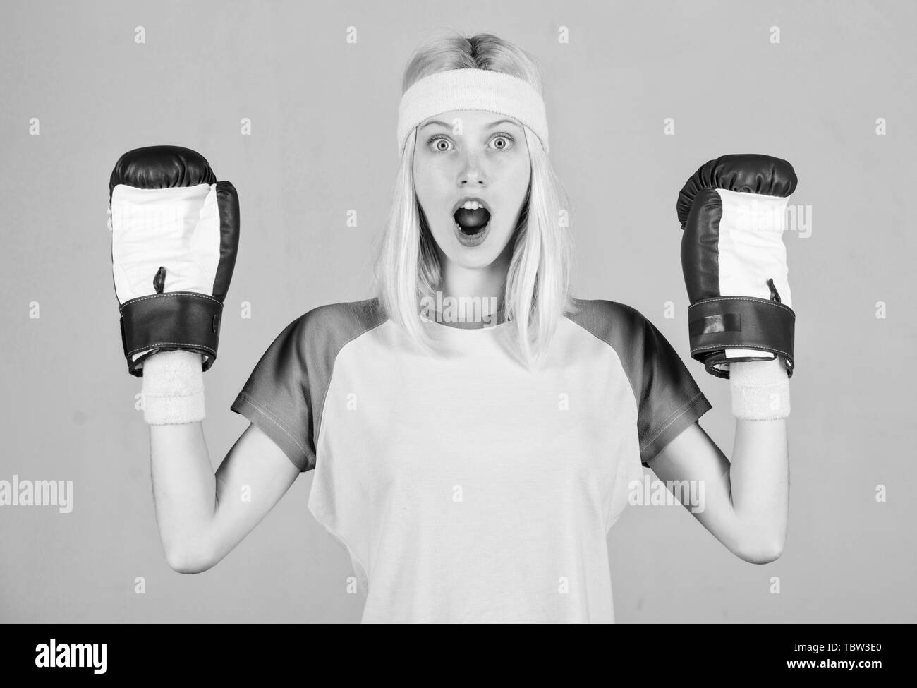 Woman exercising with boxing gloves. Boxing sport concept. Cardio ...