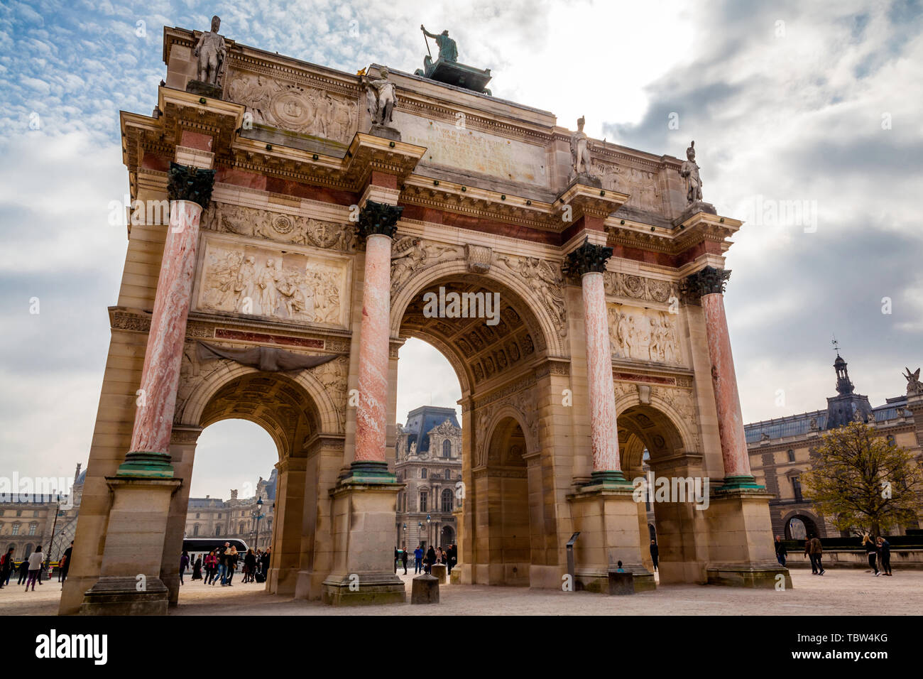 The small Arc de Triomphe in front of the Plaza de Louvre in Paris ...