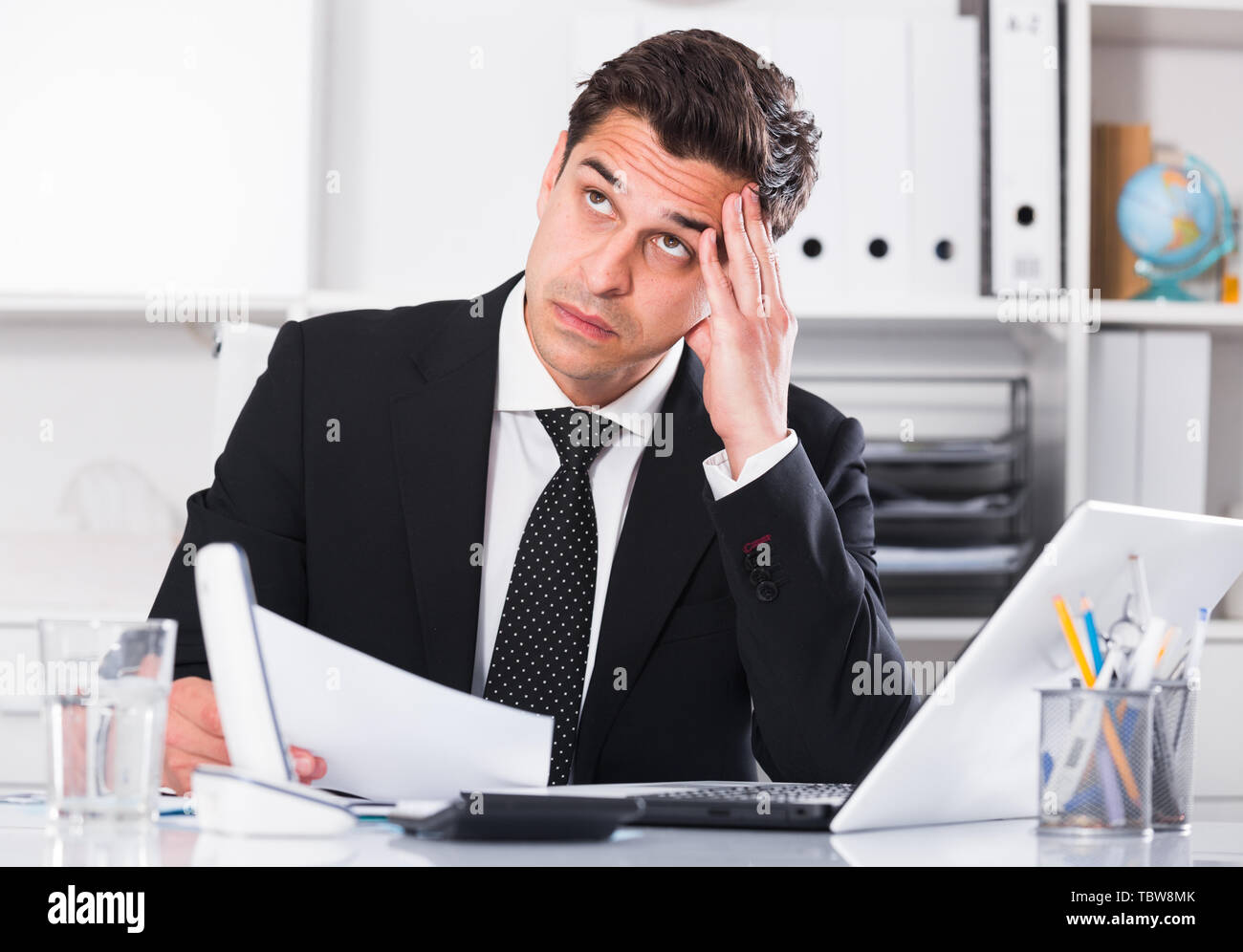 Depressing office desk hi-res stock photography and images - Alamy