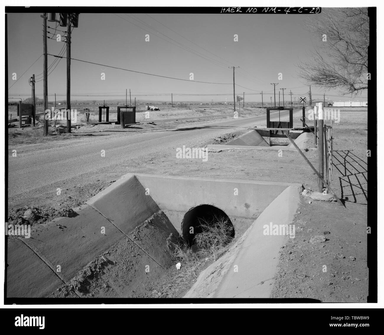Farmers irrigation canal hi-res stock photography and images - Alamy