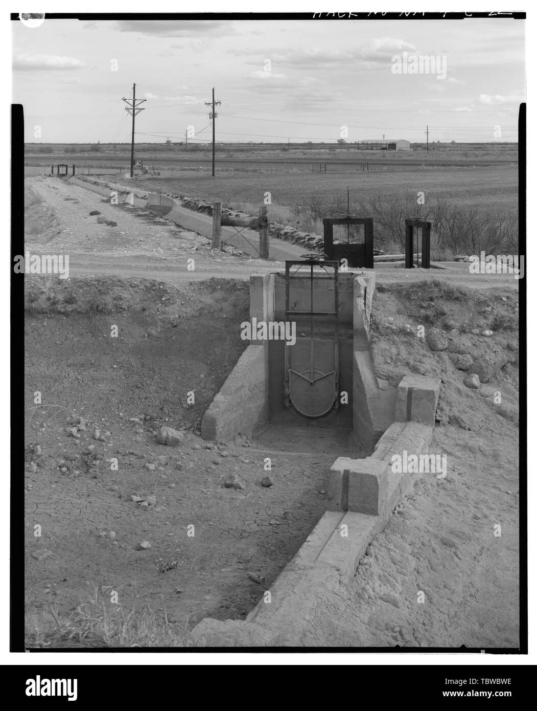 Canal lateral Black and White Stock Photos & Images - Alamy