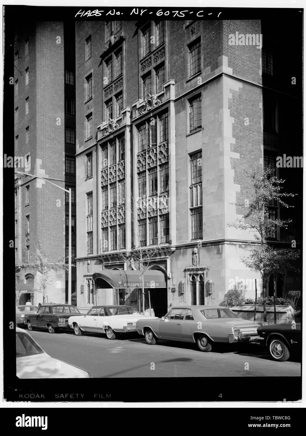 MAIN ELEVATION, DETAIL OF LOWER FIVE FLOORS Tudor City Complex ...