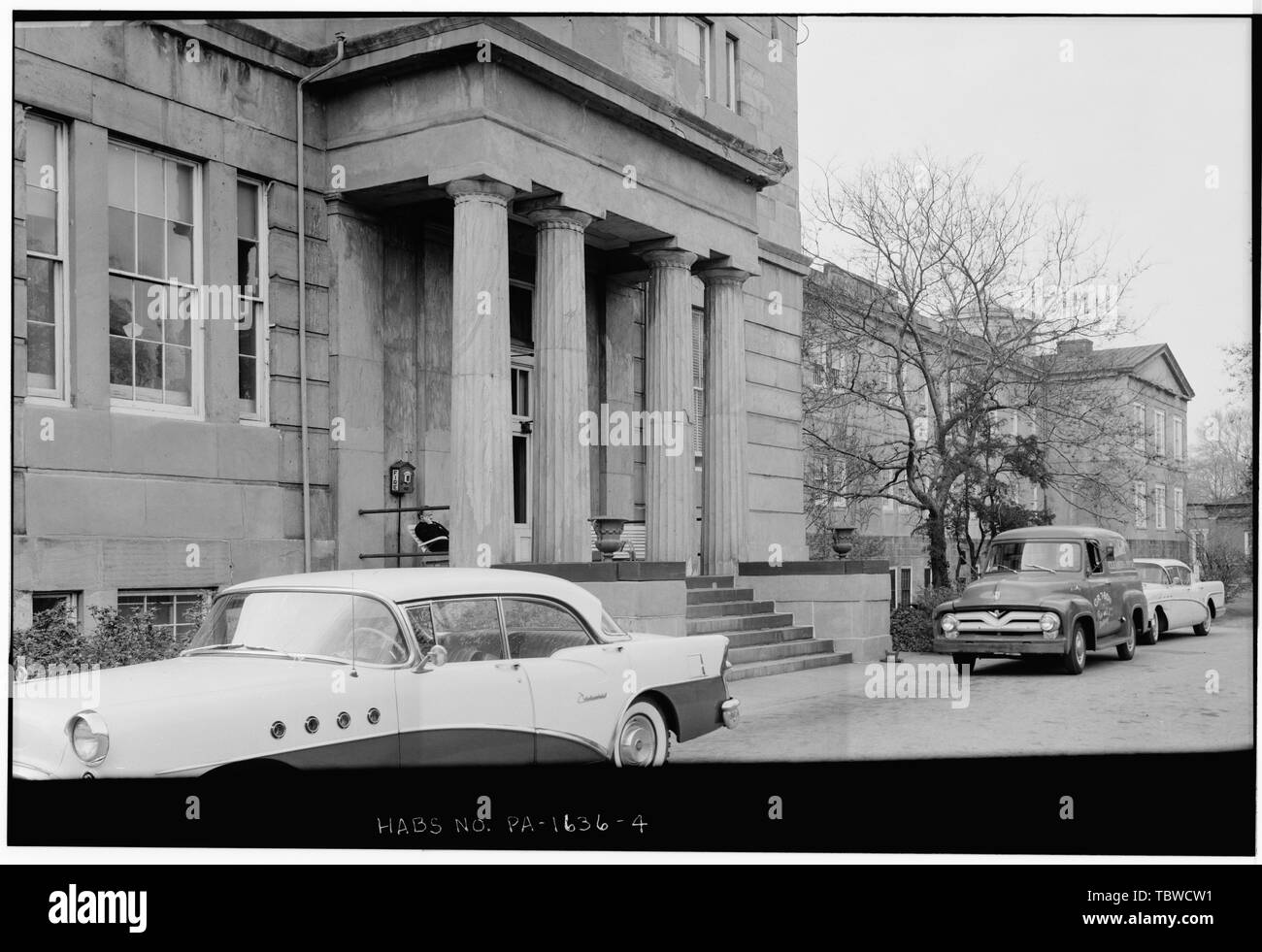 MAIN ENTRANCE PORTICO ON EAST FACADE Pennsylvania Hospital for Mental ...