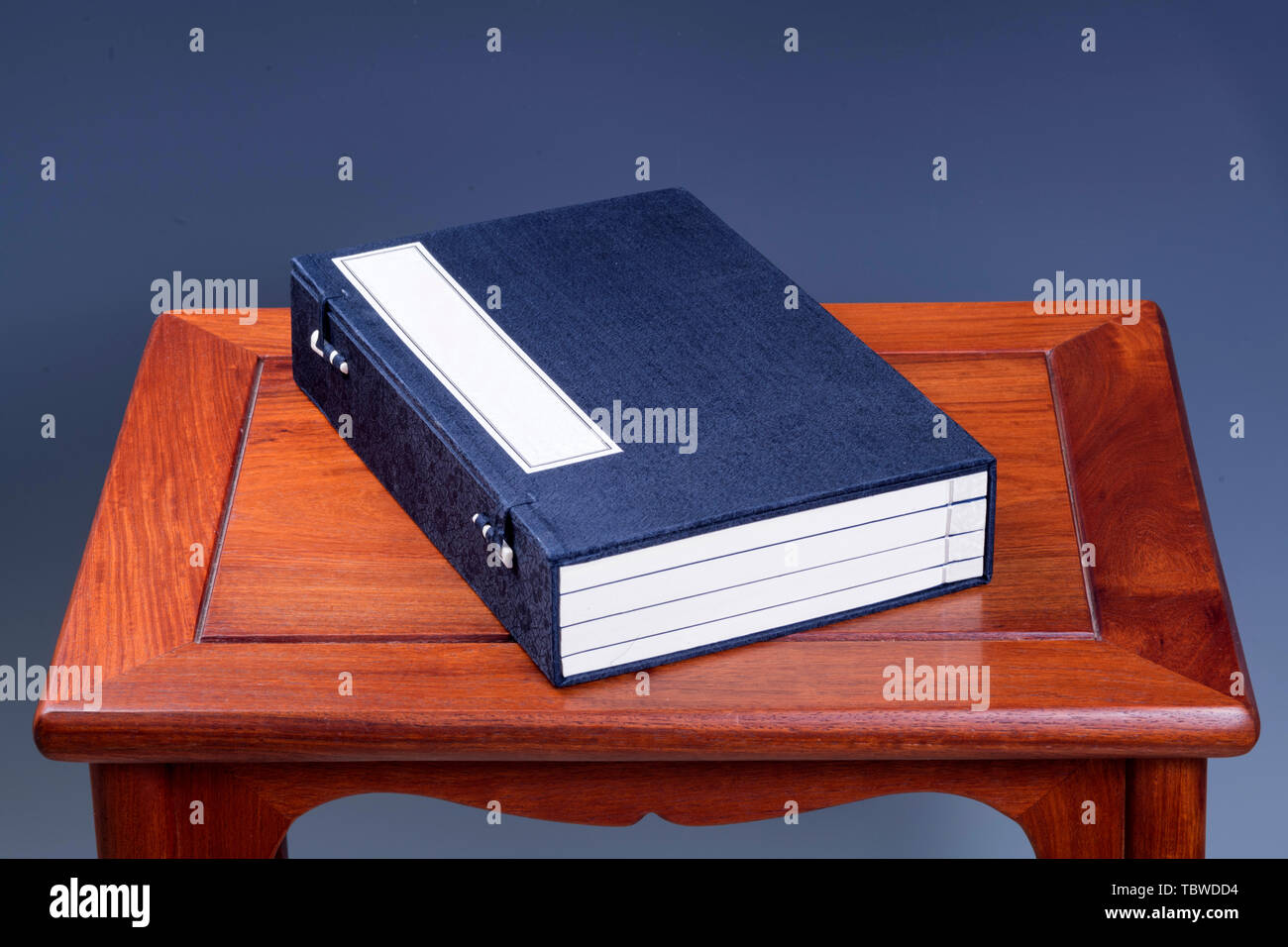 Rice paper books hi-res stock photography and images - Alamy