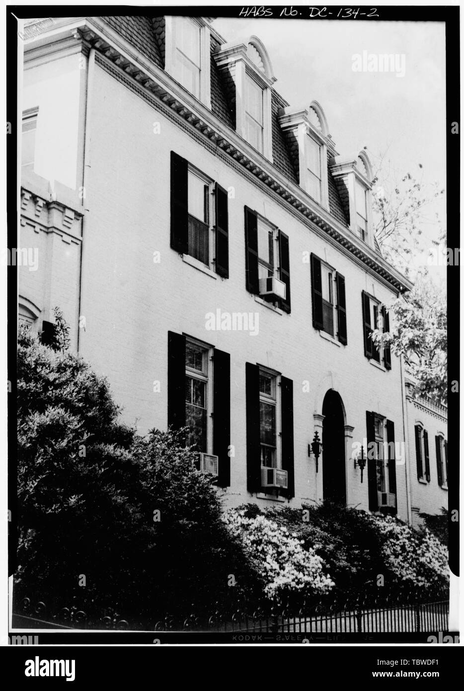 MAIN FACADE (OBLIQUE VIEW) U.S. Marine Corps Commandant's House, 801 G ...