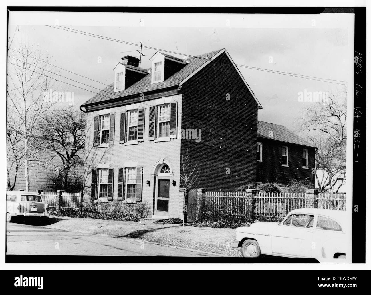 MAIN FACADE AND SIDE FACADE Jefferson Street Area Survey, 215 Jefferson ...