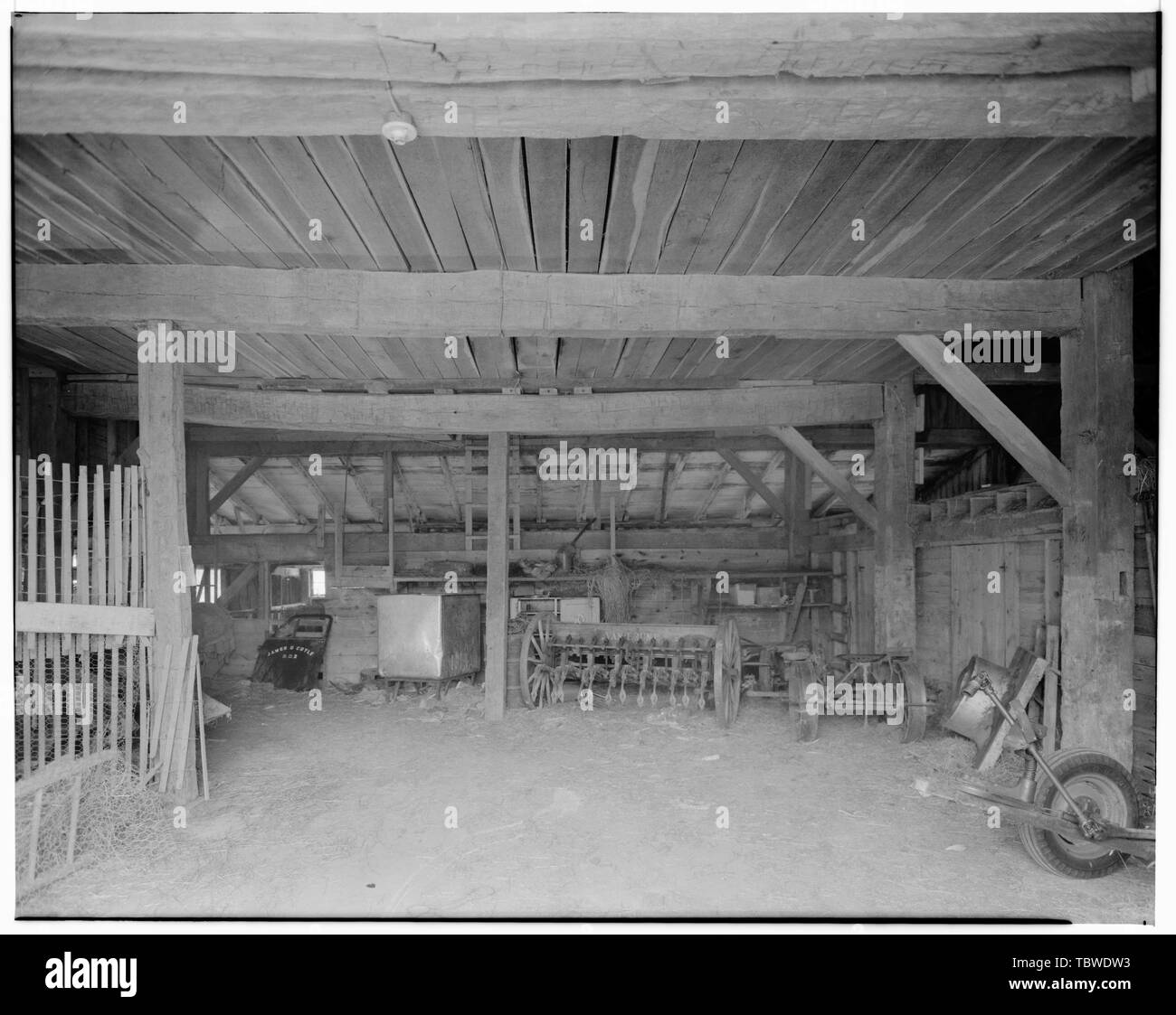 MAIN FLOOR LOOKING SOUTHWEST Van CampenDewitt Barn, Wallpack Center ...