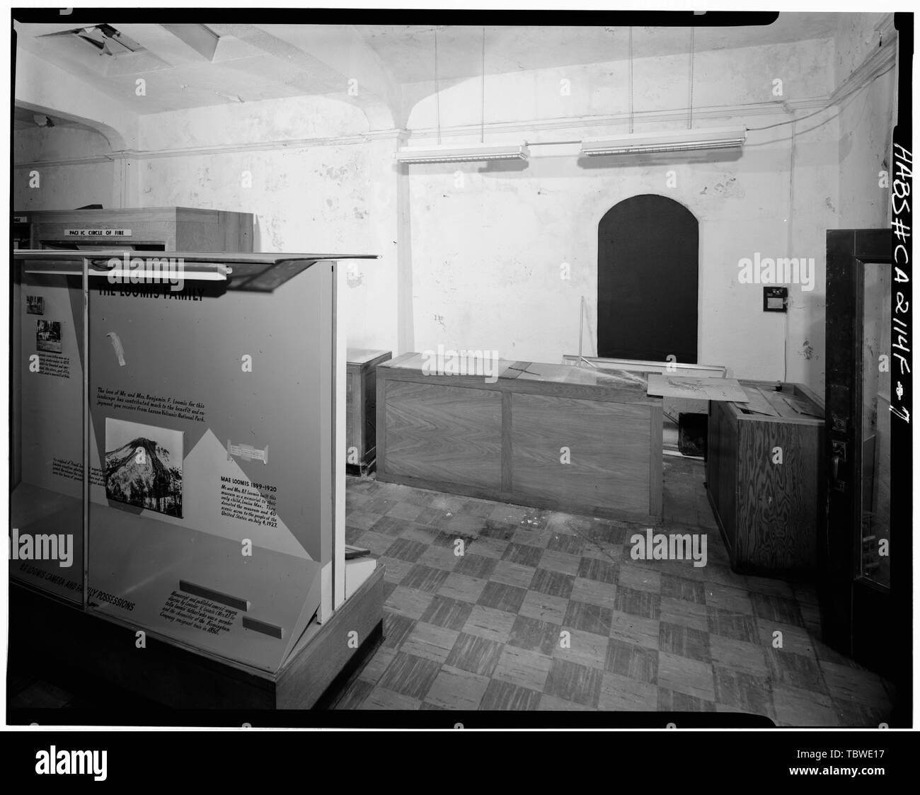 MAIN HALL SHOWING CABINETS Lassen Volcanic National Park, Loomis Museum ...