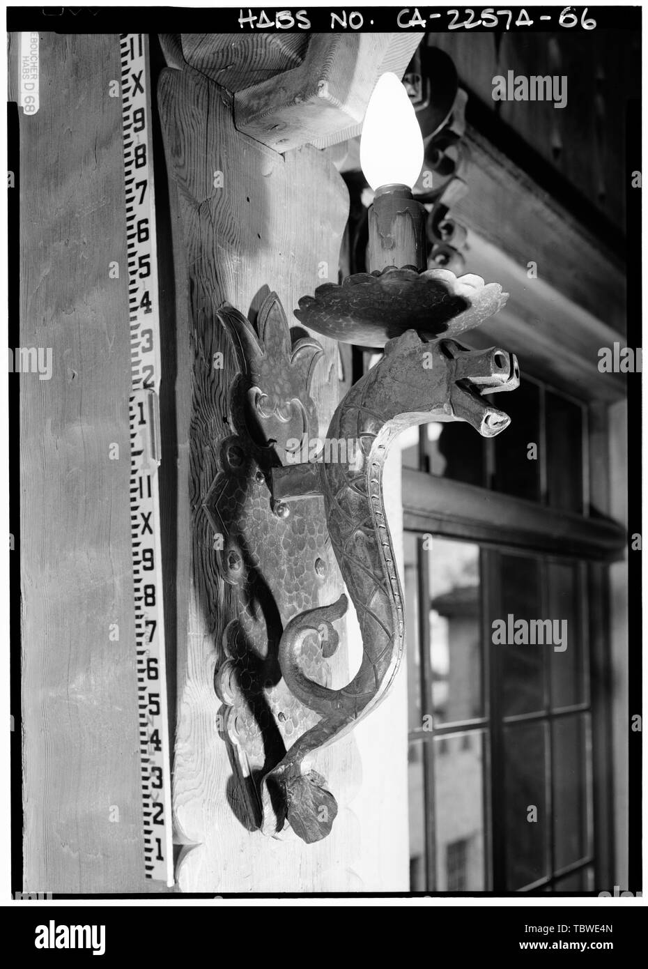 MAIN HOUSE INTERIOR, LIVING HALL GALLERY, DETAIL OF DRAGON LIGHT ...