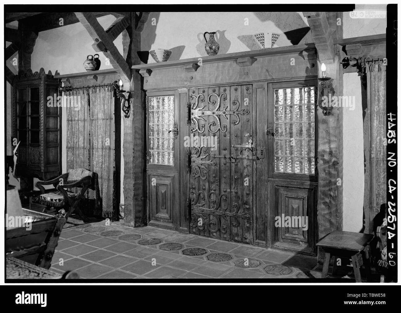 MAIN HOUSE INTERIOR, LIVING HALL, NORTH WALL (GREAT DOOR) Death Valley ...
