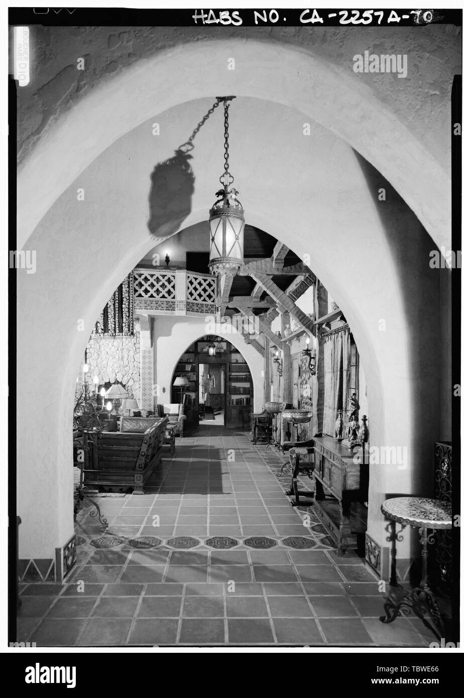 MAIN HOUSE INTERIOR, LOOKING EAST FROM LOWER MUSIC ROOM THROUGH LIVING ...