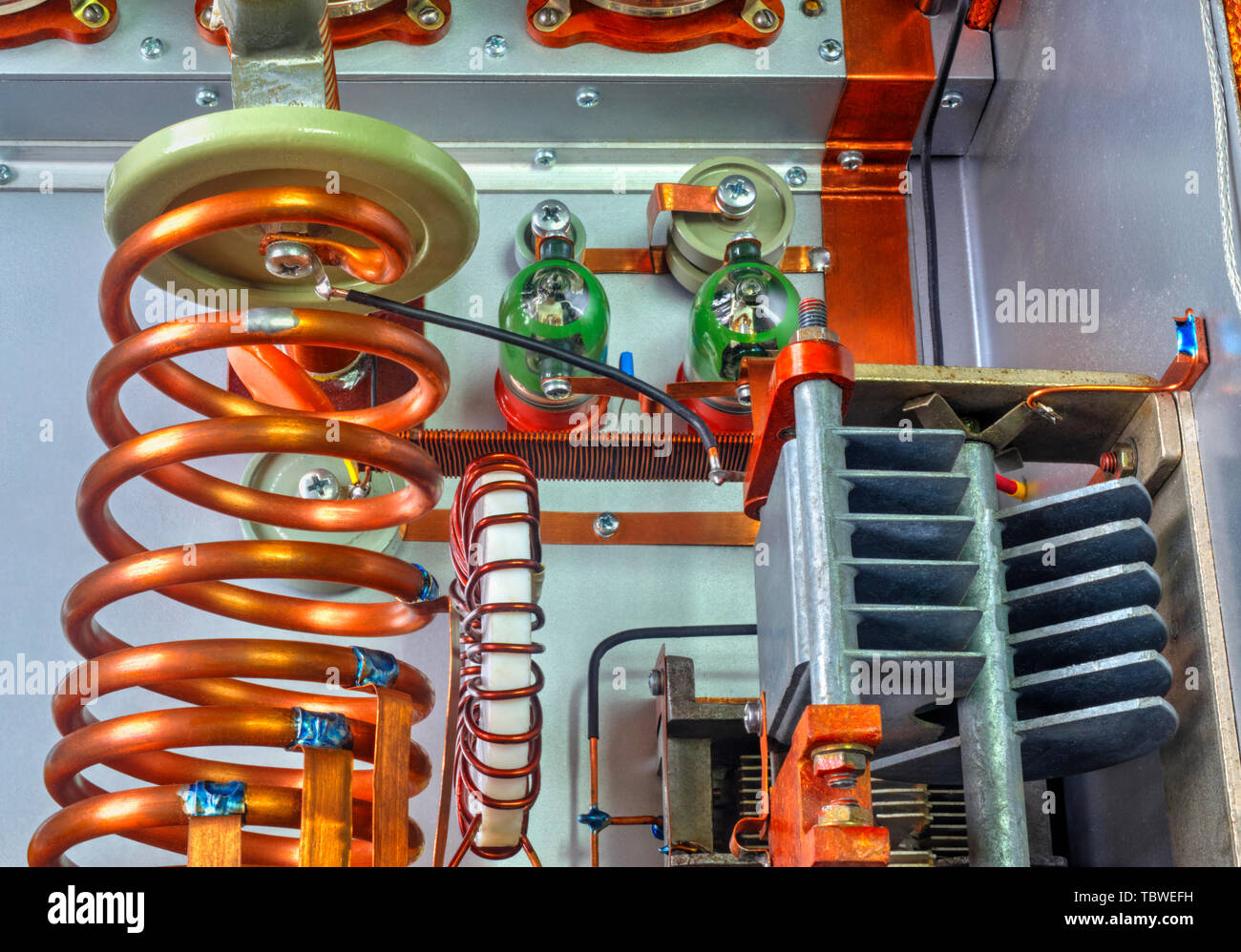 Vacuum tubes shortwave power amplifier - inside view Stock Photo - Alamy
