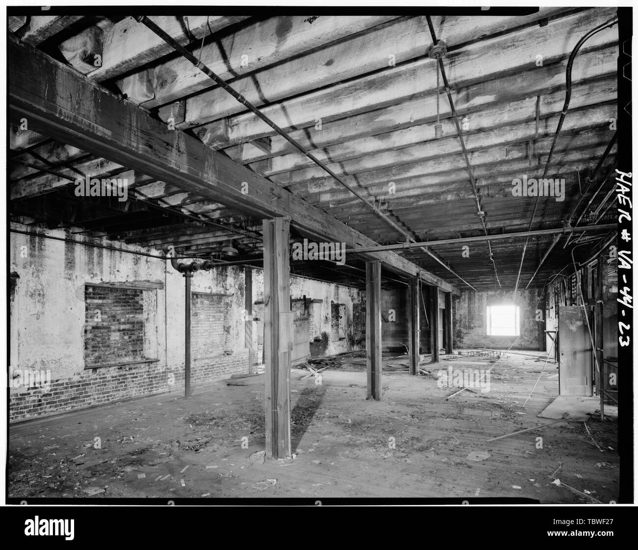 Manchester cotton industrial revolution hi-res stock photography and ...