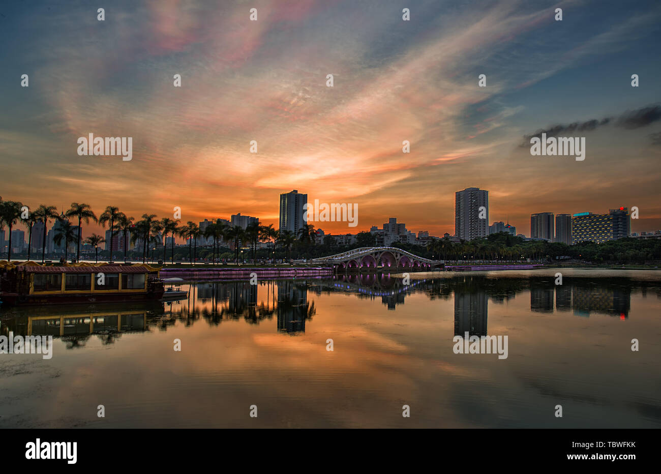 Night of nanning hi-res stock photography and images - Alamy