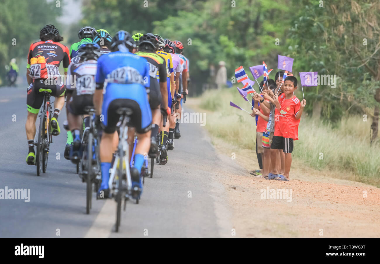 Children adults race road hi-res stock photography and images - Alamy