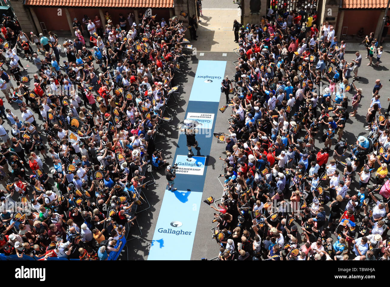 Exeter chiefs mascot hi-res stock photography and images - Alamy