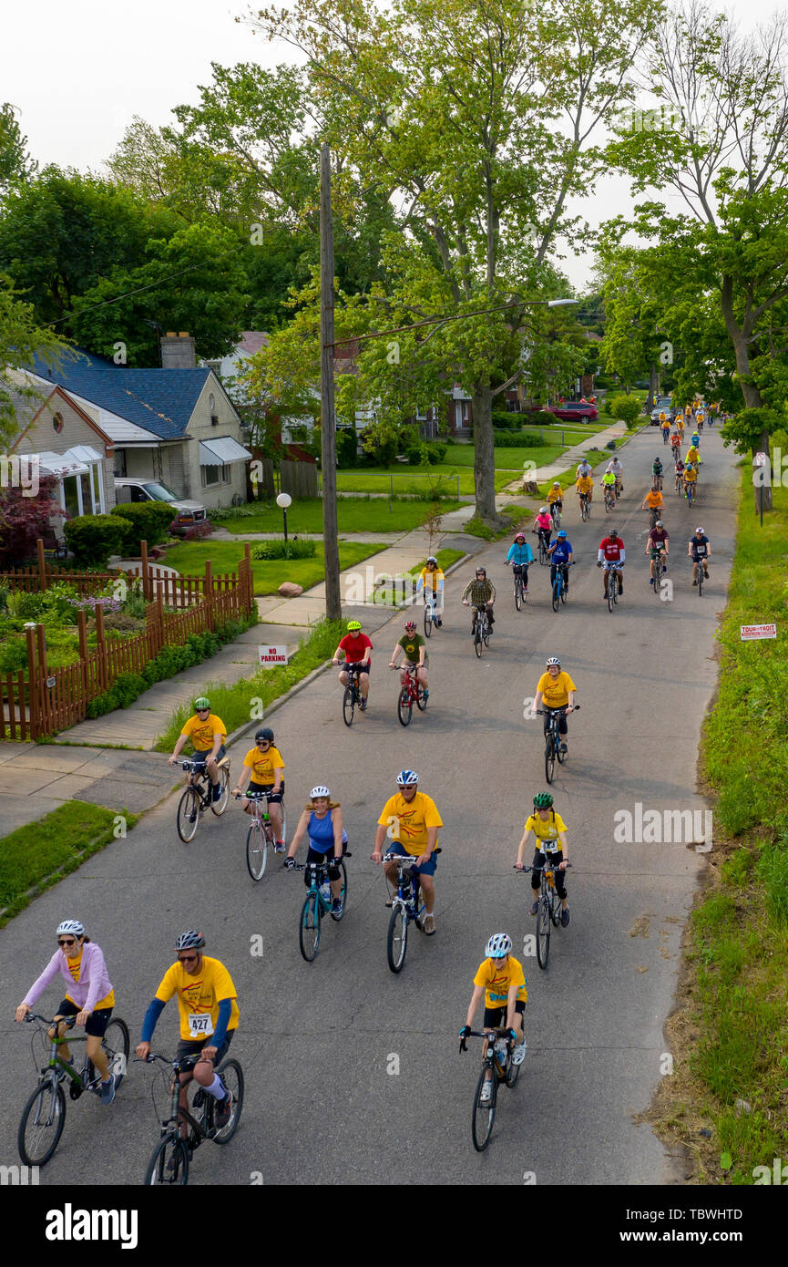 Detroit, Michigan - Hundreds ride in the Tour de Troit, a recreational ...