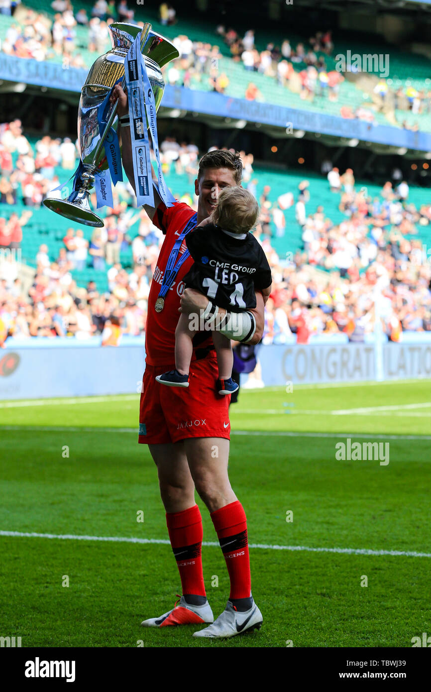 Gallagher premiership rugby trophy hi-res stock photography and images ...