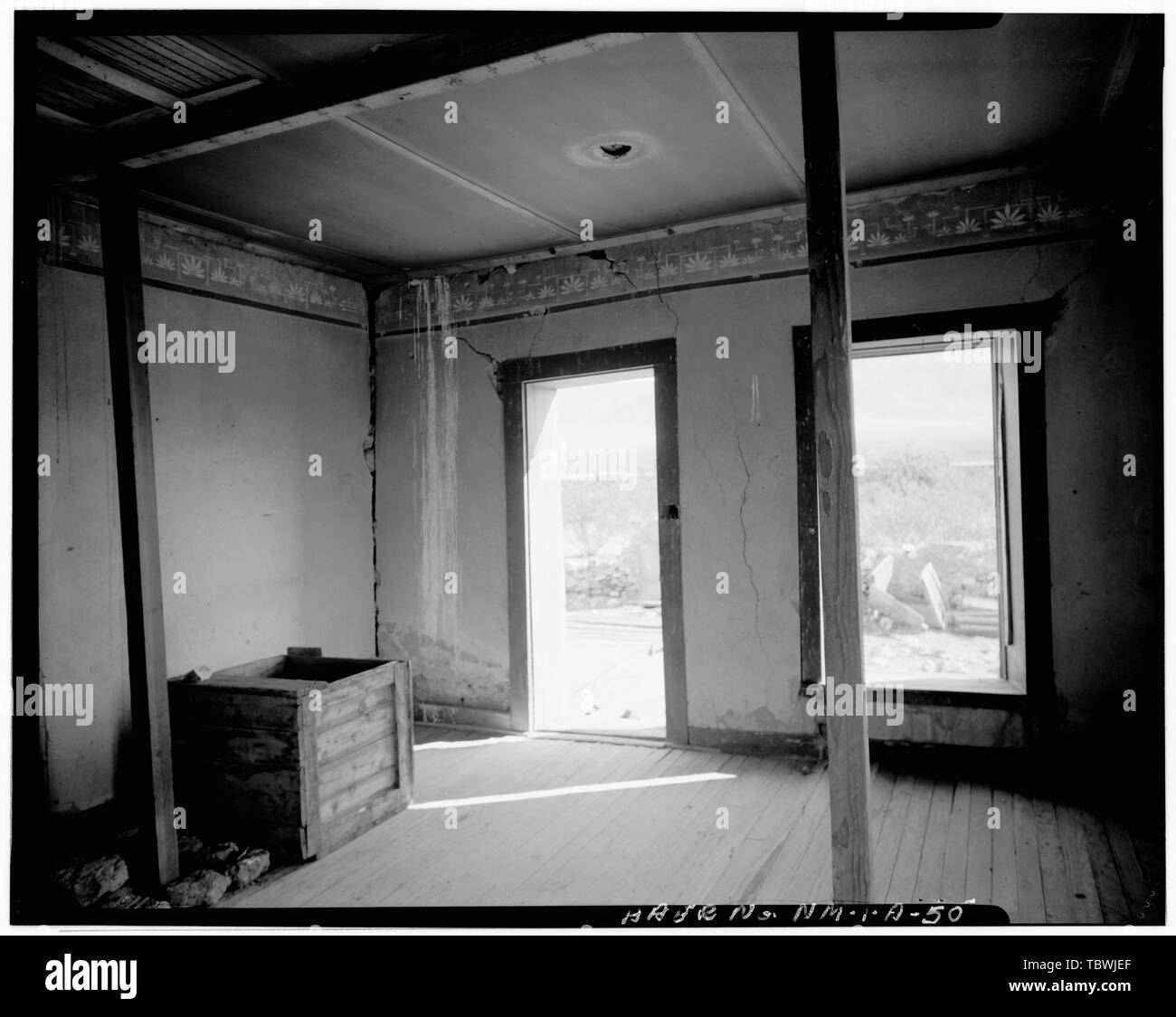 MCDONALD RANCH INTERIOR OF SOUTHEAST ROOM OF RANCH HOUSE, VIEWED FROM ...