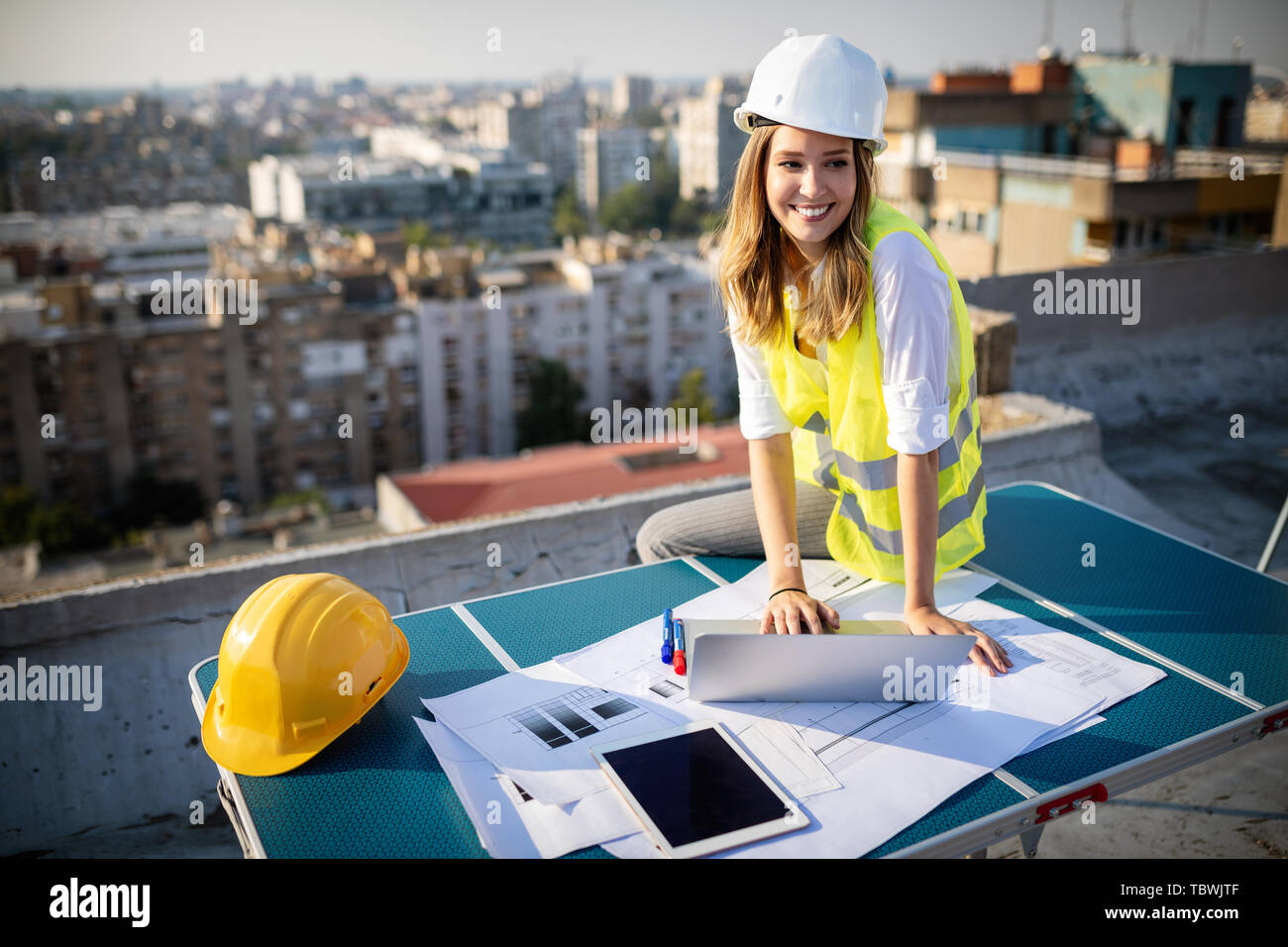 Engineer construction woman hi-res stock photography and images - Alamy