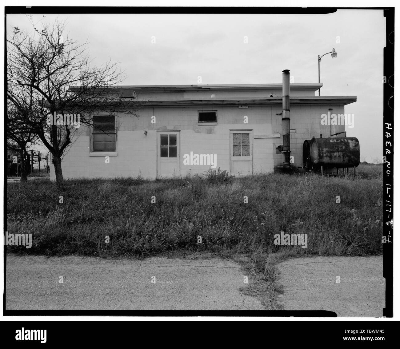 MISSILE TEST AND ASSEMBLY BUILDING, LEFT SIDE, LOOKING NORTH. NIKE ...