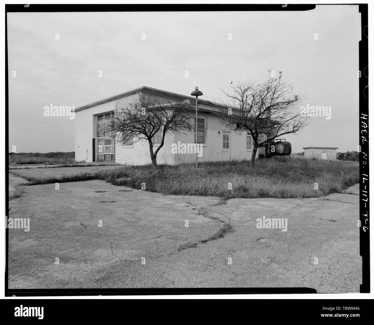 MISSILE TEST AND ASSEMBLY BUILDING, REAR AND LEFT SIDES, LOOKING ...