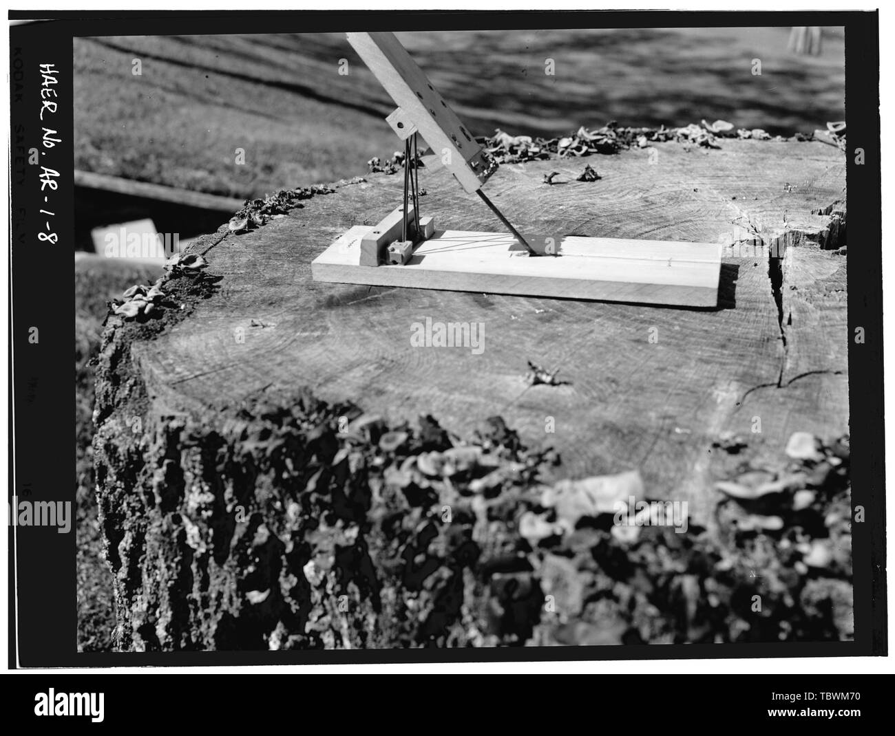 MODEL OF WICKET AND PROP ROD Ouachita River Lock and Dam No. 8 ...
