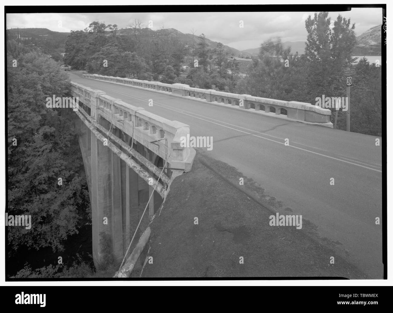 MOSIER CREEK BRIDGE LOOKING NORTHEAST FROM SOUTHEAST CORNER AT BRIDGE ...