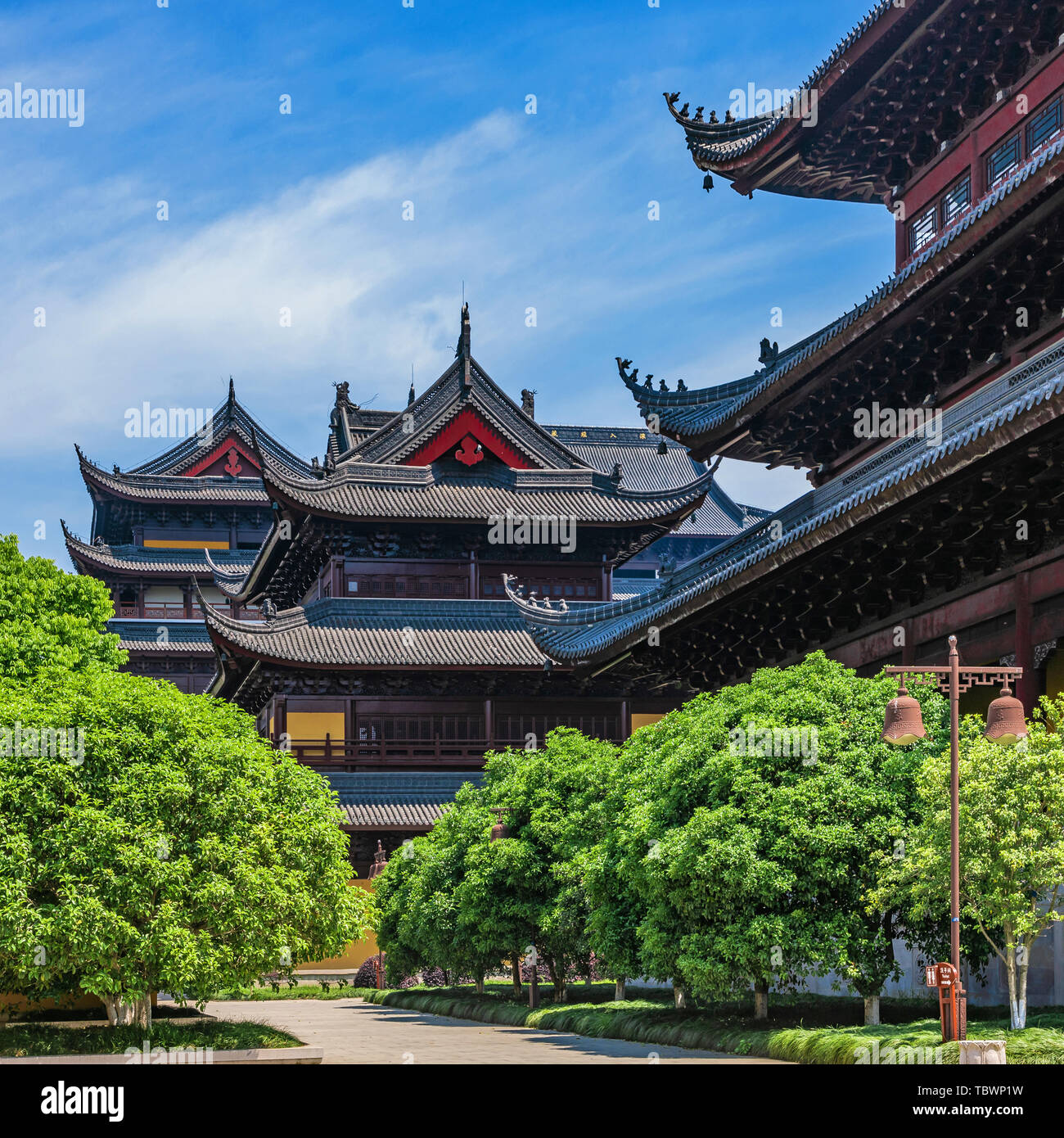 Suzhou Yangcheng Lake Zhongyuan Temple Scenic Area Stock Photo - Alamy